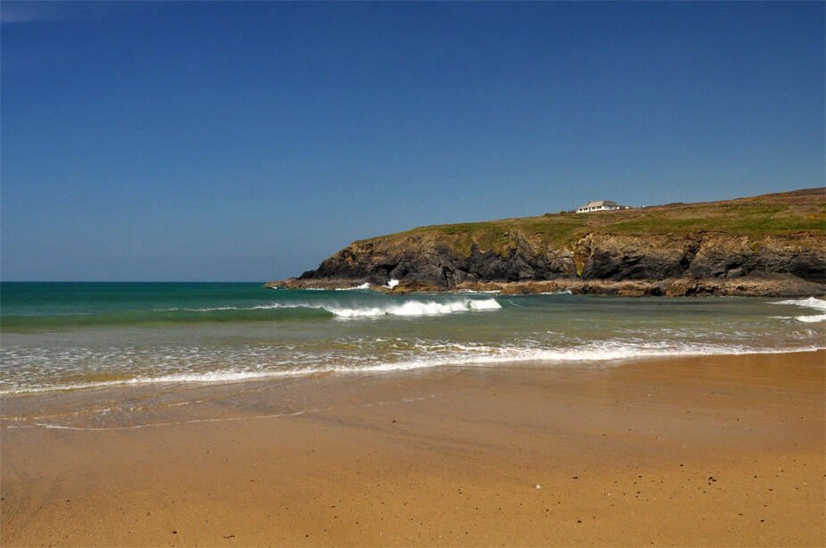Poldhu Cove - circular walks
