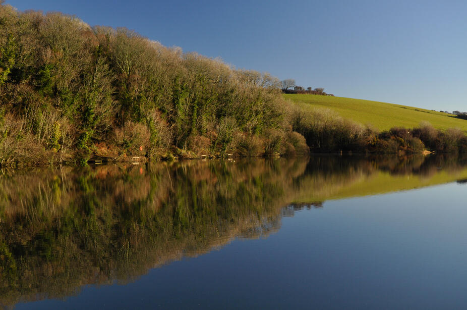 Porth Reservoir and Colan church circular walk